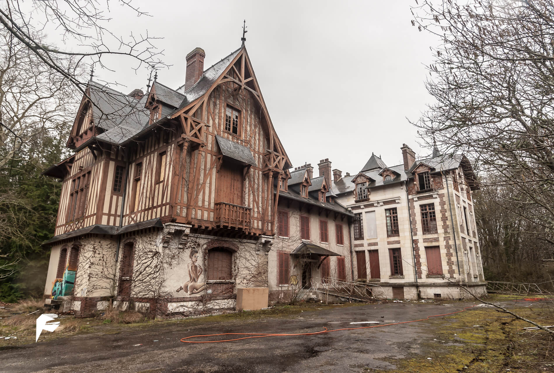 Urbex exploration - Elms castle - Florent Dubois